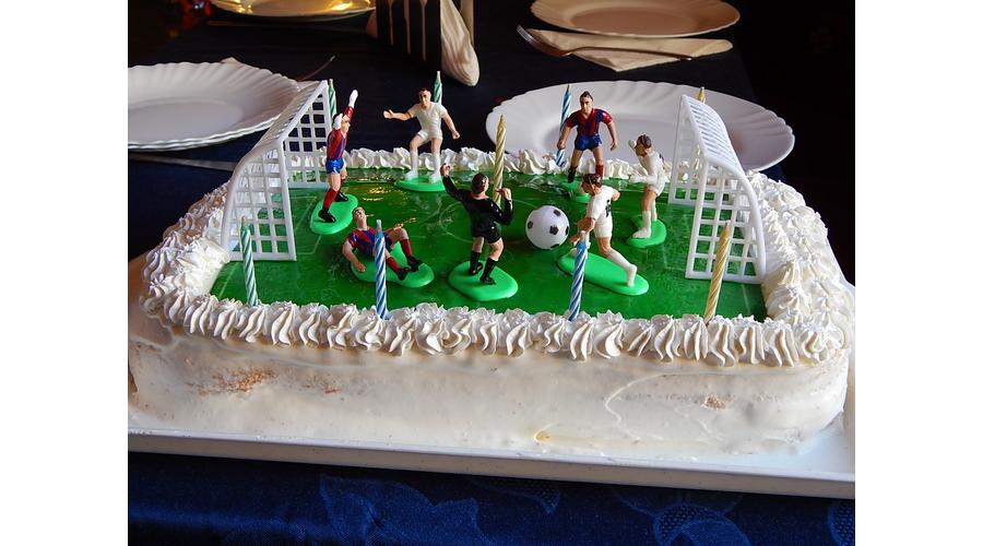 Foci torta kellékek - Süss Velem.com