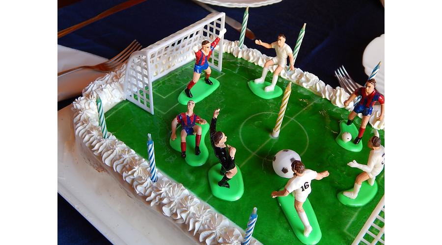 Foci torta kellékek - Süss Velem.com