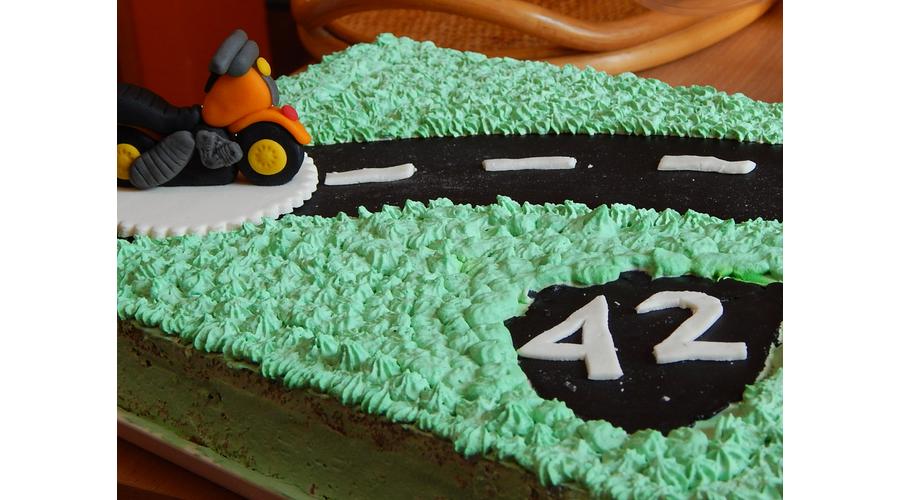 Motoros torta képek - Süss Velem.com