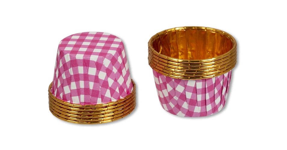 Rózsaszín kockás kemény falú muffin papír arany belsővel 12 db - Süss ...